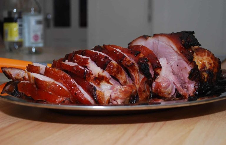 How to buy and cook a ham for Christmas dinner - Christmas.co.uk